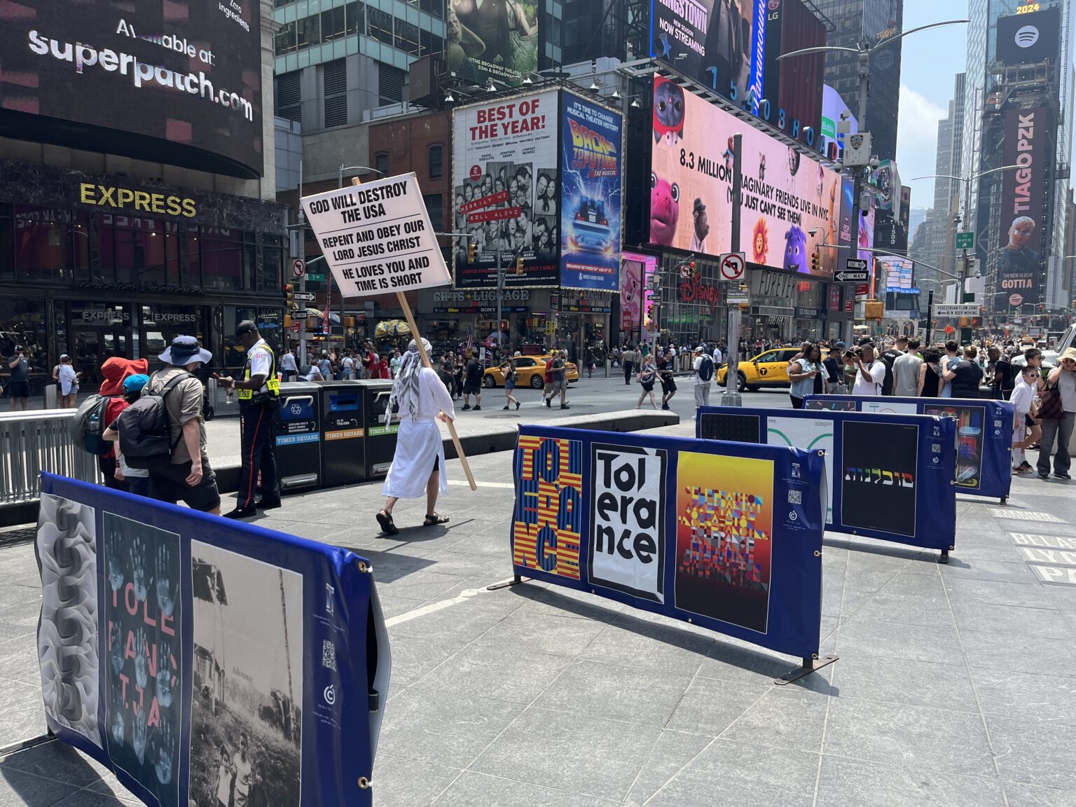 Tolerance Poster Show in Times Square, Manhattan, New York City | 対馬デザイン事務所